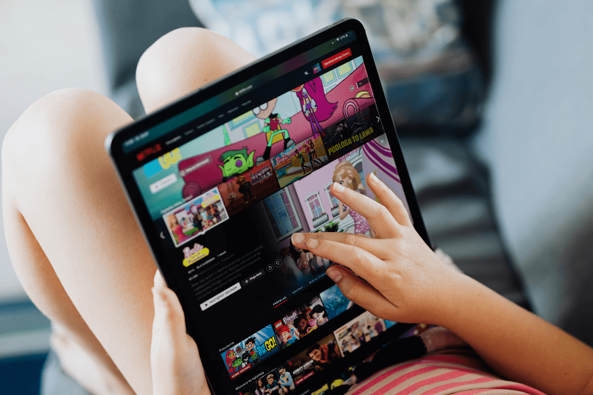 Manage Screen Time with Apple iOS 26 New Parental Controls